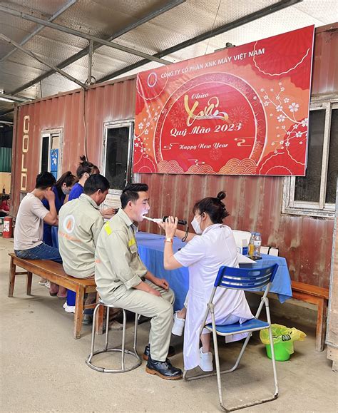 Công ty CP Xuất nhập khẩu Máy Việt Nam tổ chức khám sức khỏe định kỳ năm cho cán bộ công