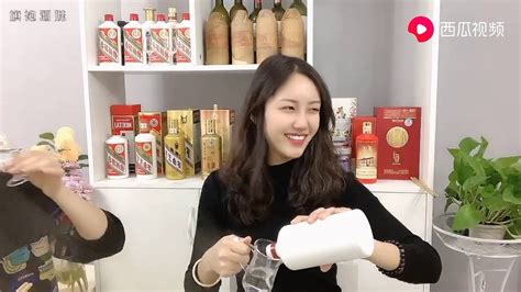 酒妹要创业了！拿出30年老酒请朋友为公司取名，终于想出这几个！ Youtube