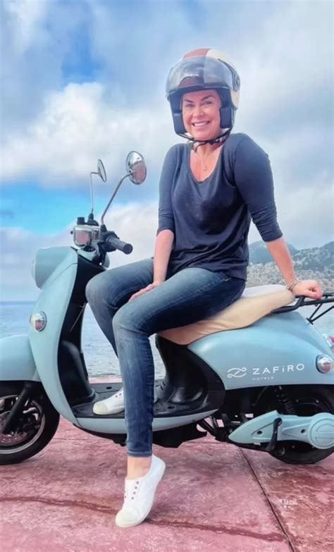 Amanda Lamb Hailed Sexy Biker Chick While Riding Scooter In Skintight