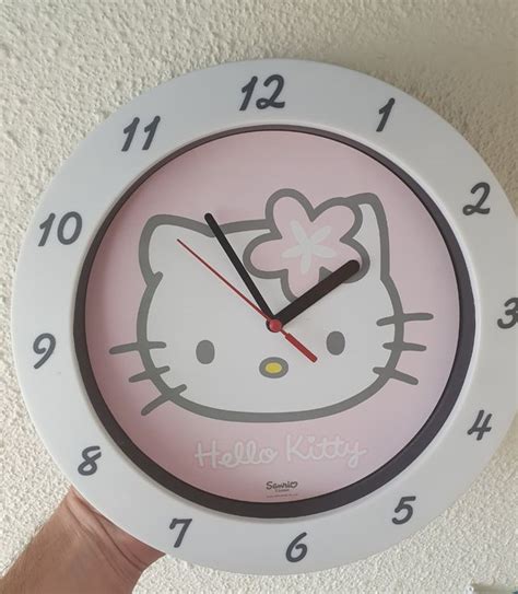 Reloj Pared Hello Kitty De Segunda Mano Por 12 Eur En Toledo En Wallapop