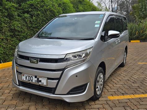 Toyota Noah Original Image