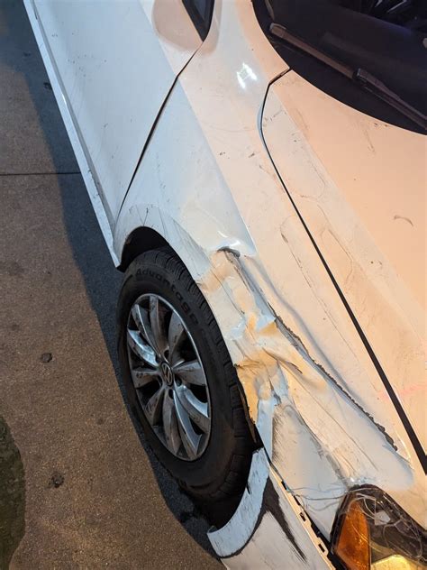 王伟恒 On Twitter 谁想要我这辆车。我想换个能伸直腿的suv。 2013，大众passat，刚换了机油和变速箱油。发动机、变速箱都没问题。clean Title。 右侧前撞了，没