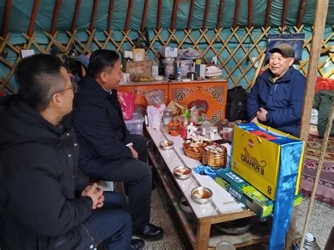 阿拉善盟行政公署 部门动态 新春慰问送关怀 温情走访暖人心——额济纳旗水利系统开展春节前走访慰问活动