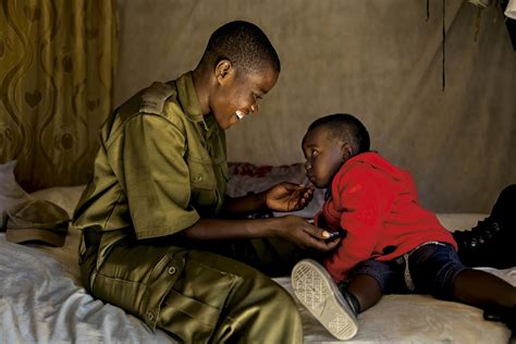 Mujeres En La Lucha Contra La Caza Furtiva En Zimbabue