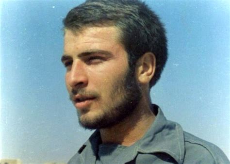 بیوگرافی و عکس های محمد باقر قالیباف در جوانی با خانوادگی