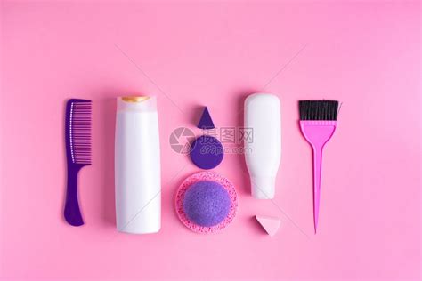 一套化妆品和用于身体和理发的物品Spa治疗的化妆品放在高清图片下载 正版图片505631894 摄图网