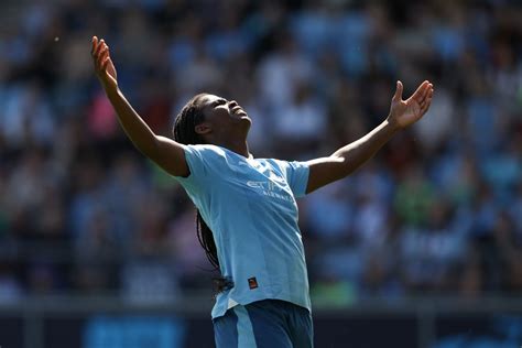 Khadija ‘bunny Shaw Extends Deal With Manchester City To 2026 Bitter