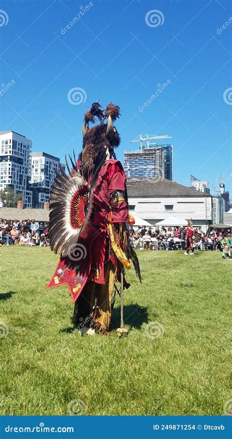 Pow Wow Dancing In Toronto Editorial Stock Image Image Of Blue 249871254