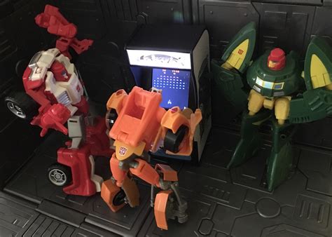 Just Some Minibots Chillin In The Arcade R Transformers