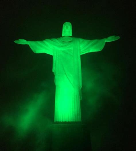 Cristo Redentor Foi Iluminado De Verde Em Homenagem Ao Abril Verde Ilha Carioca