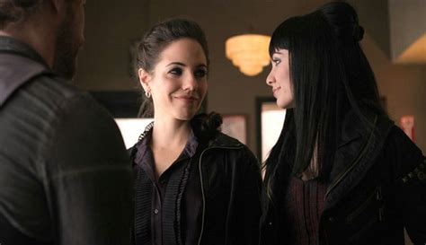 Pin On Lost Girl Season 1