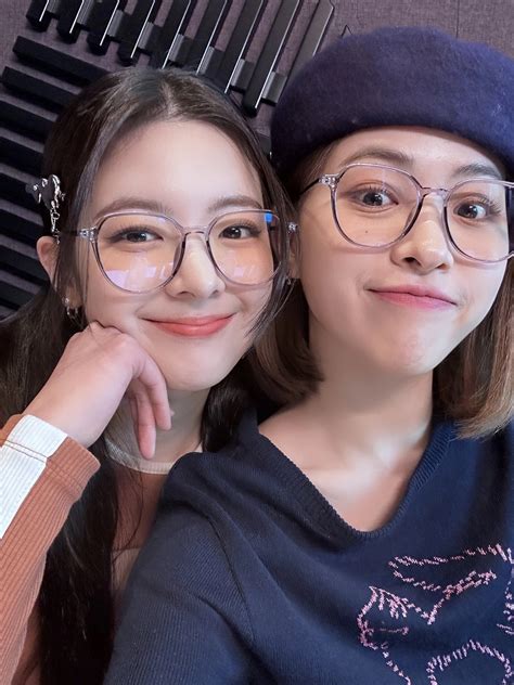 230519 Itzy Twitter Update Ryujin And Lia Kpopping