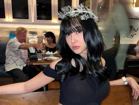 Lucinta Luna Pamer Dilamar Pacar Bule Saat Perayaan Ultah Jenis