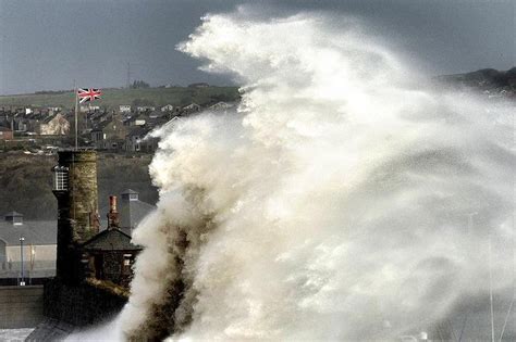 Huge Waves Engulf Whitehaven Harbour In Cumbria Whitehaven Huge