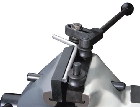 Требуется изготовить приспособление для гибки прутка