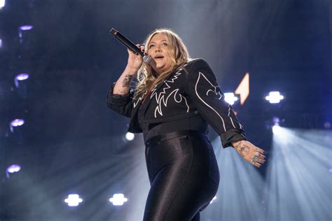 Elle King Settles In Nashville As A Mom And Country Singer Metro Us