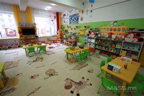 Бага ангийн сурагчдыг цахимаар хичээллүүлж цэцэрлэгийг ар гэрийн