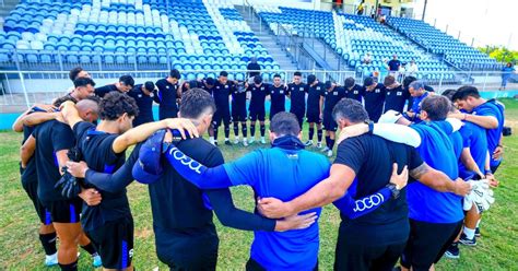 El Salvador Realizó El Reconocimiento De Cancha En Anguila El Gráfico