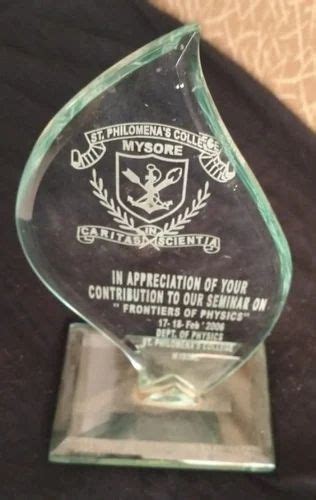 8 Inch Engraved Glass Trophy At Best Price In Mysore By Sai Baba Glass