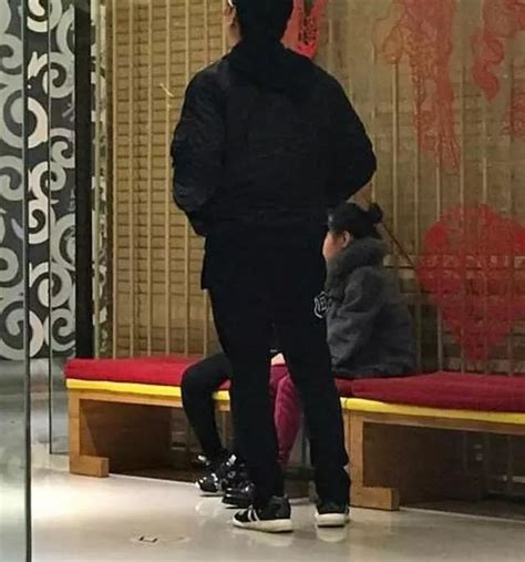 李湘一家被網友偶遇，王詩齡長相被網友嫌棄，李湘是這樣的 每日頭條