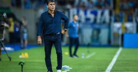 Apesar De Goleada Do Grêmio Quinteros Cobra Reforços Na Defesa Urgente