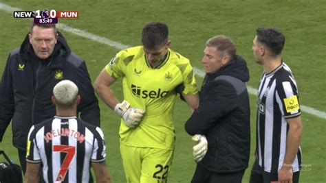 إيدي هاو يثير القلق بشأن إصابة حارس نيوكاسل أمام مانشستر يونايتد بطولات