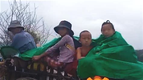 လက်နက်ကြီးတွေပစ်ပြီး စစ်ကြောင်းထိုးနေလို့ ဒေသခံသောင်းချီ ထွက်ပြေးနေရ