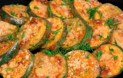 Смачніші ніж оладки запечені кабачки з сиром та часником — покроковий