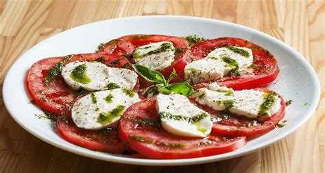 카프레제 샐러드 이탈리아식 토마토와 모짜렐라 샐러드