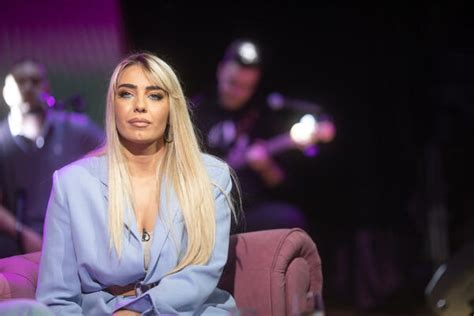 4 Hot Sexy Tara Ristic Bikini Pics