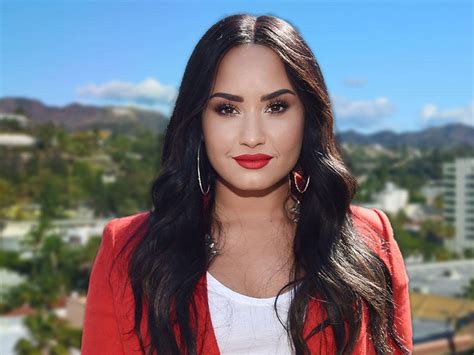 Demi Lovato Curly Hairstyles