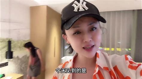 儿媳妇带着75岁公公回老家，见到亲人那一刻，公公激动的哭了 Youtube