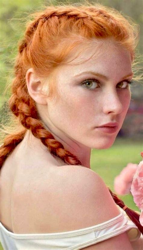 Pin Di Riccarda Huch Su Red Witch Acconciature Rosse Colore Capelli Rossi Capelli Di Donna