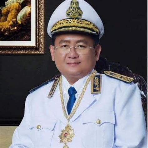 លោក សុខ លូ គឺជាអ្នកខេត្តបាត់ដំបង មានស្រុកកំណើតនៅស្រុក បវេល ហើយធ្លាប់