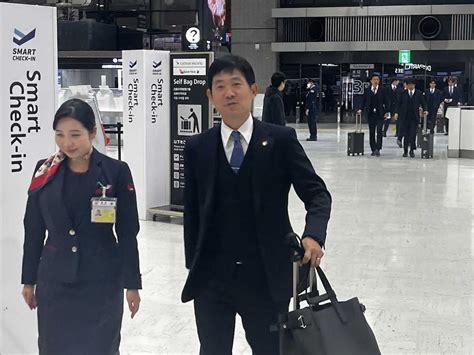 アジア杯へ向け出発するサッカー日本代表の森保監督 ― スポニチ Sponichi Annex サッカー