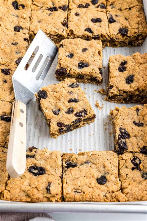Oatmeal Raisin Cookie Bars Recipe