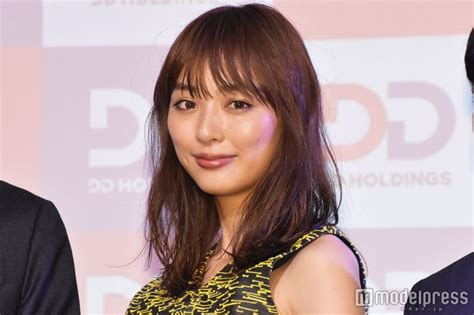 内田理央、キス顔披露？“あざとかわいい”自撮りショットにファン悶絶 モデルプレス