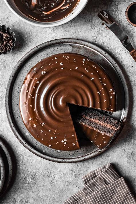 Decadent Chocolate Ganache Cake Recipe