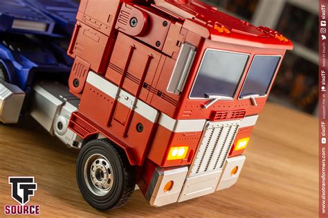 GALLERY: Robosen Optimus Prime – The Source Report