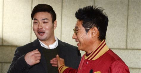포토 염경엽 감독 박병호와 반가운 미소로 인사
