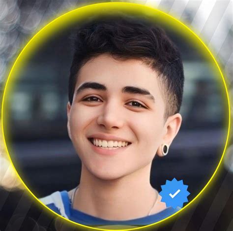 هیچ‌وقت این سوالو از بچه‌ها نپرس…گاهی یه سوال کوچیک، دل کوچکشونو خیلی می‌سوزونه 💔🌸