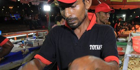 For Sri Lankans Koththu Roti Sounds Like Freedom And An Echo Of Home