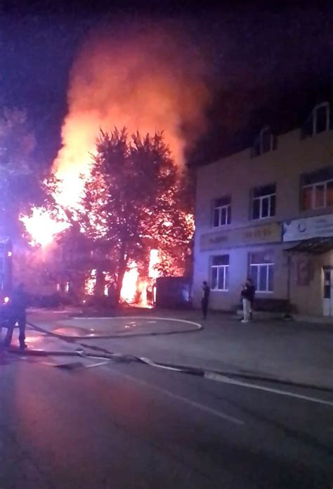 Крупный пожар в самом центре Сызрани тушили почти тридцать человек ...