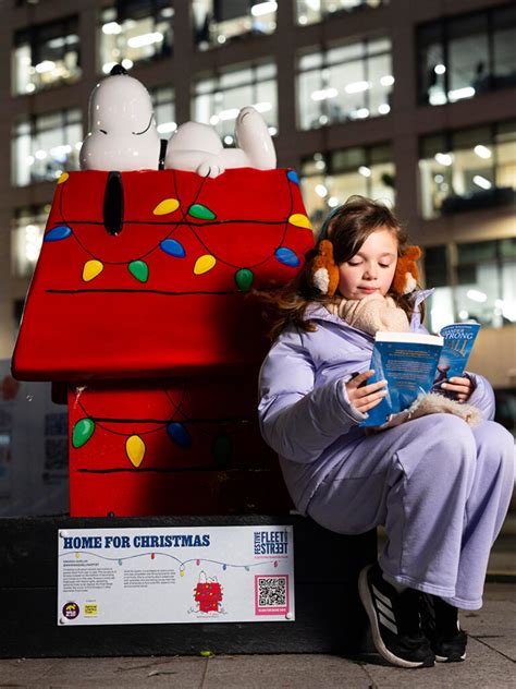 Snoopy In The City Londra Festeggia I 75 Anni Dei Peanuts
