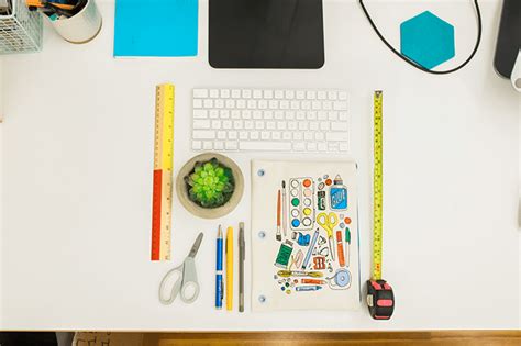 how to show different sidebars for posts and pages in wordpress