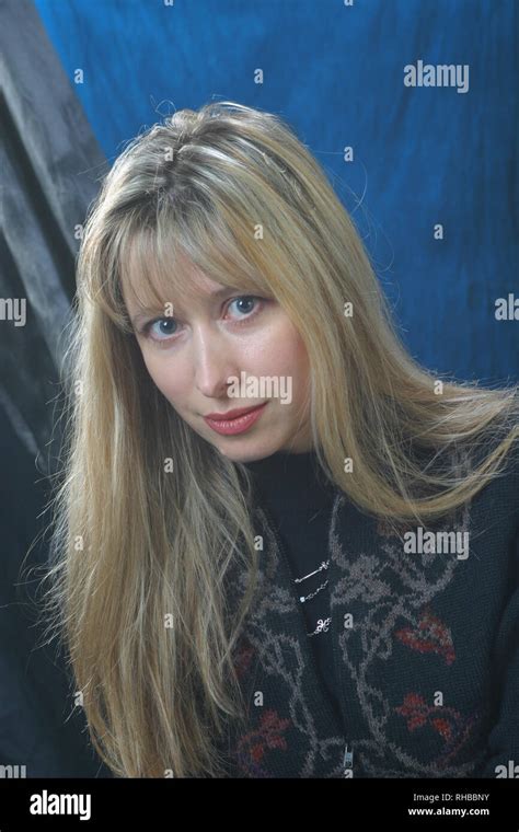 Blondine 50 Fotos Und Bildmaterial In Hoher Auflösung Alamy