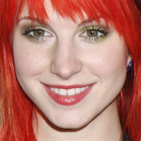 Hayley Williams Makeup Nude Eyeshadow And Burgundy Lipstick Steal Her