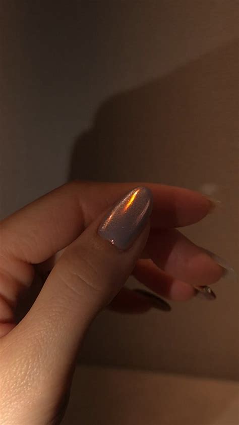 끌리에💅 Nail Artist 금별 💅 실제론 더 작은 손톱이셨지만 원하시는 디자인 최대한 가득 채워 예쁘게 넣어드려요🤎 색감 분위기가 너무 좋았던 디자인