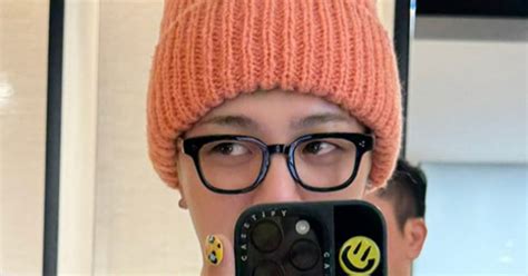 “동묘패션 저리가라” 지드래곤 파리서 민트헤어에 네일아트까지 “역시 지디”