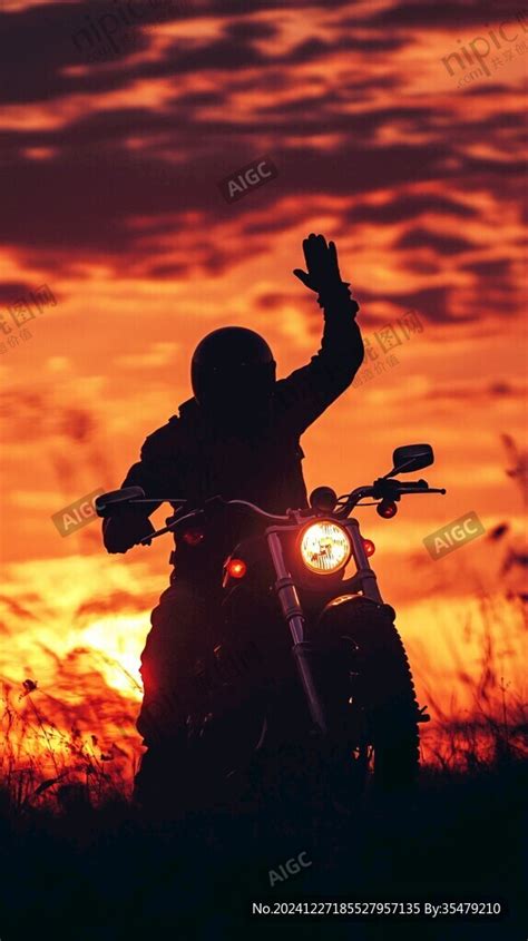 Ai创作图摩托车背景图 摩托车爱好者 骑摩托车的背影 骑摩托的牧人 摩旅 摩托车自驾游 越野车摩托车体育运动 摩托车骑行 摩友会 摩托车骑车 骑摩托的牧民 骑摩托车人 摩游 草原摩托车 骑摩托